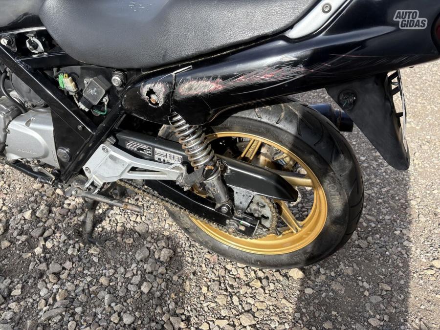 Хонда CB 2001 в Кельме, объемом двигателя 0.50 л и пробегом 0 тыс. км за 515 €, фото 11 на AUTOMOTO.COM.LV