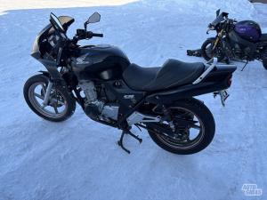 Honda CB 2002 Kelmė, ar dzinēja tilpumu 0.50 L un nobraukumu 48 tūkst. km par 615 €, foto 5 vietnē AUTOMOTO.COM.LV