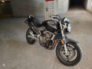 Honda CB 2004 Viļņa, ar dzinēja tilpumu 0.60 L un nobraukumu 50 tūkst. km par 1100 €, foto 4 vietnē AUTOMOTO.COM.LV