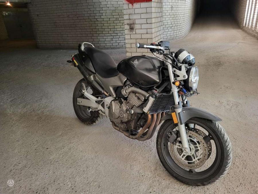 Honda CB 2004 Viļņa, ar dzinēja tilpumu 0.60 L un nobraukumu 50 tūkst. km par 1100 €, foto 4 vietnē AUTOMOTO.COM.LV