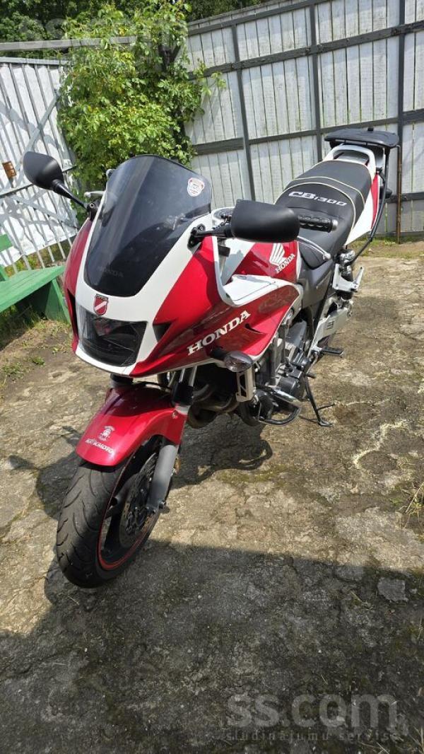 Honda CB 2006 Rīga, ar dzinēja tilpumu 1.30 L un nobraukumu 0 tūkst. km par 3399 €, foto 1 vietnē AUTOMOTO.COM.LV