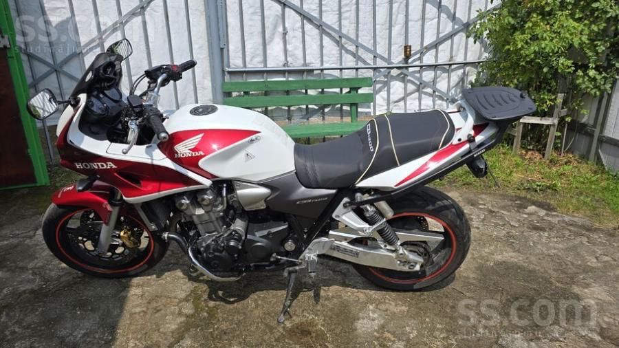 Honda CB 2006 Rīga, ar dzinēja tilpumu 1.30 L un nobraukumu 0 tūkst. km par 3399 €, foto 4 vietnē AUTOMOTO.COM.LV