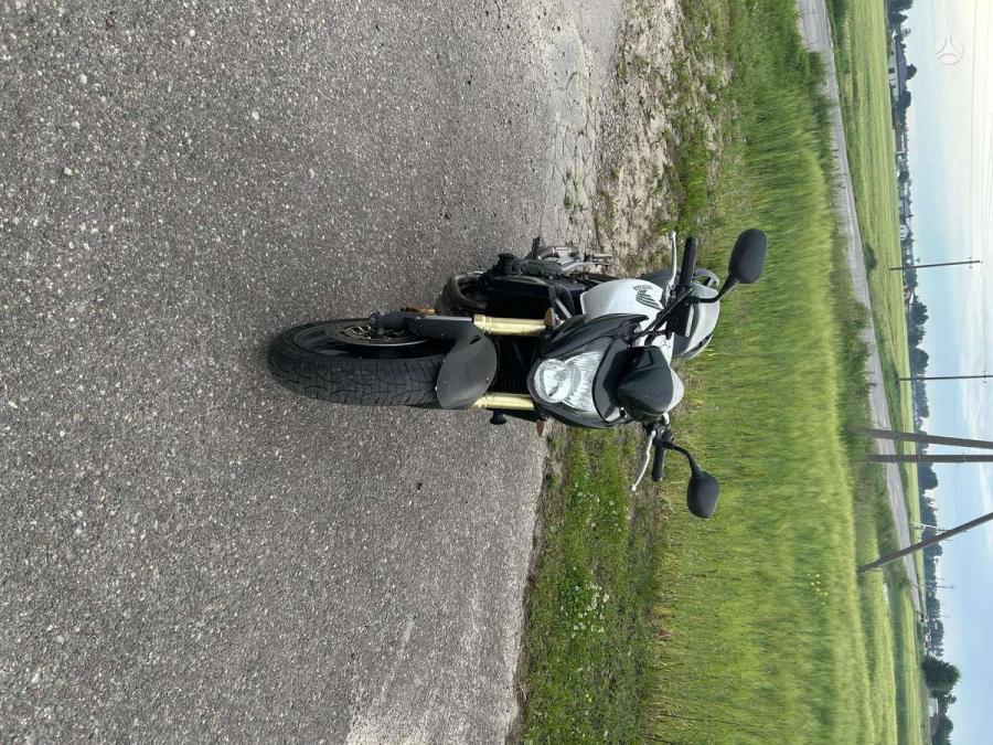 Honda CB 2007 in Kaunas, with an engine capacity of 0.60 L and mileage of 55 thousand km for 2500 €, photo 3 on AUTOMOTO.COM.LV