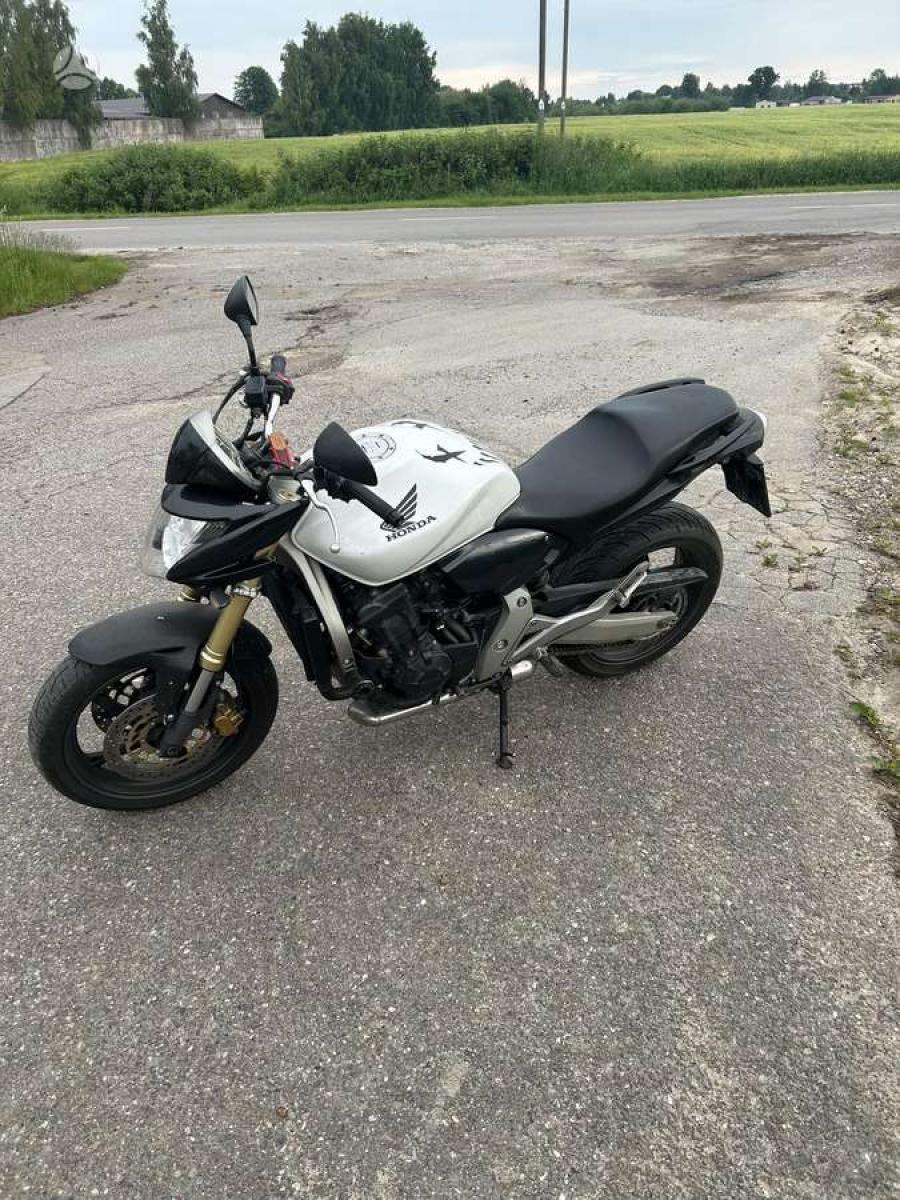 Honda CB 2007 in Kaunas, with an engine capacity of 0.60 L and mileage of 55 thousand km for 2500 €, photo 5 on AUTOMOTO.COM.LV