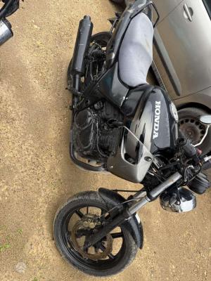 Honda CB 2008 Tauragė, ar dzinēja tilpumu 0.50 L un nobraukumu 10 tūkst. km par 650 €, foto 3 vietnē AUTOMOTO.COM.LV