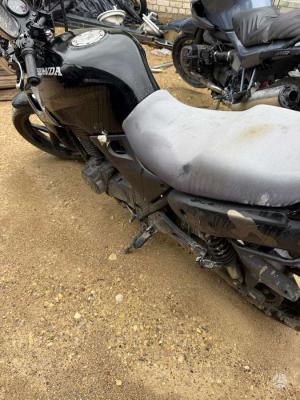 Honda CB 2008 Tauragė, ar dzinēja tilpumu 0.50 L un nobraukumu 10 tūkst. km par 650 €, foto 4 vietnē AUTOMOTO.COM.LV