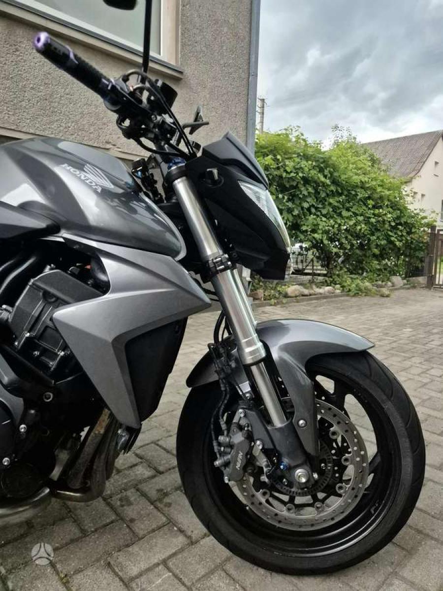 Хонда CB 2009 в Пренай, объемом двигателя 1.00 л и пробегом 36 тыс. км за 4250 €, фото 14 на AUTOMOTO.COM.LV