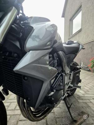 Хонда CB 2009 в Пренай, объемом двигателя 1.00 л и пробегом 36 тыс. км за 4250 €, фото 16 на AUTOMOTO.COM.LV