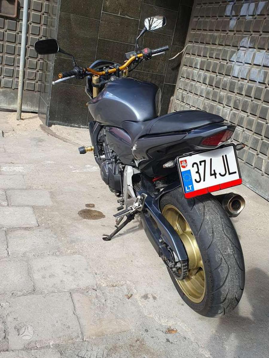 Honda CB 2011 in Vilnius, with an engine capacity of 0.60 L and mileage of 44 thousand km for 2999 €, photo 5 on AUTOMOTO.COM.LV