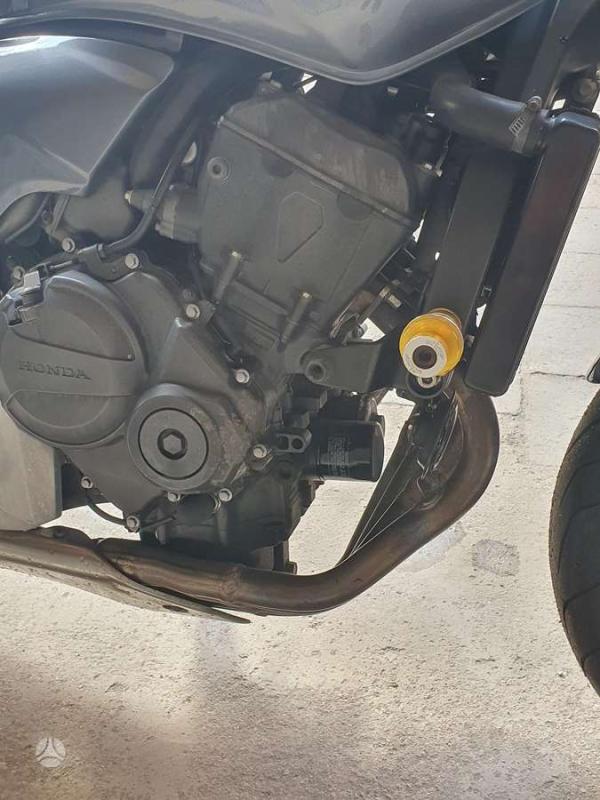 Honda CB 2011 Viļņa, ar dzinēja tilpumu 0.60 L un nobraukumu 44 tūkst. km par 2999 €, foto 6 vietnē AUTOMOTO.COM.LV