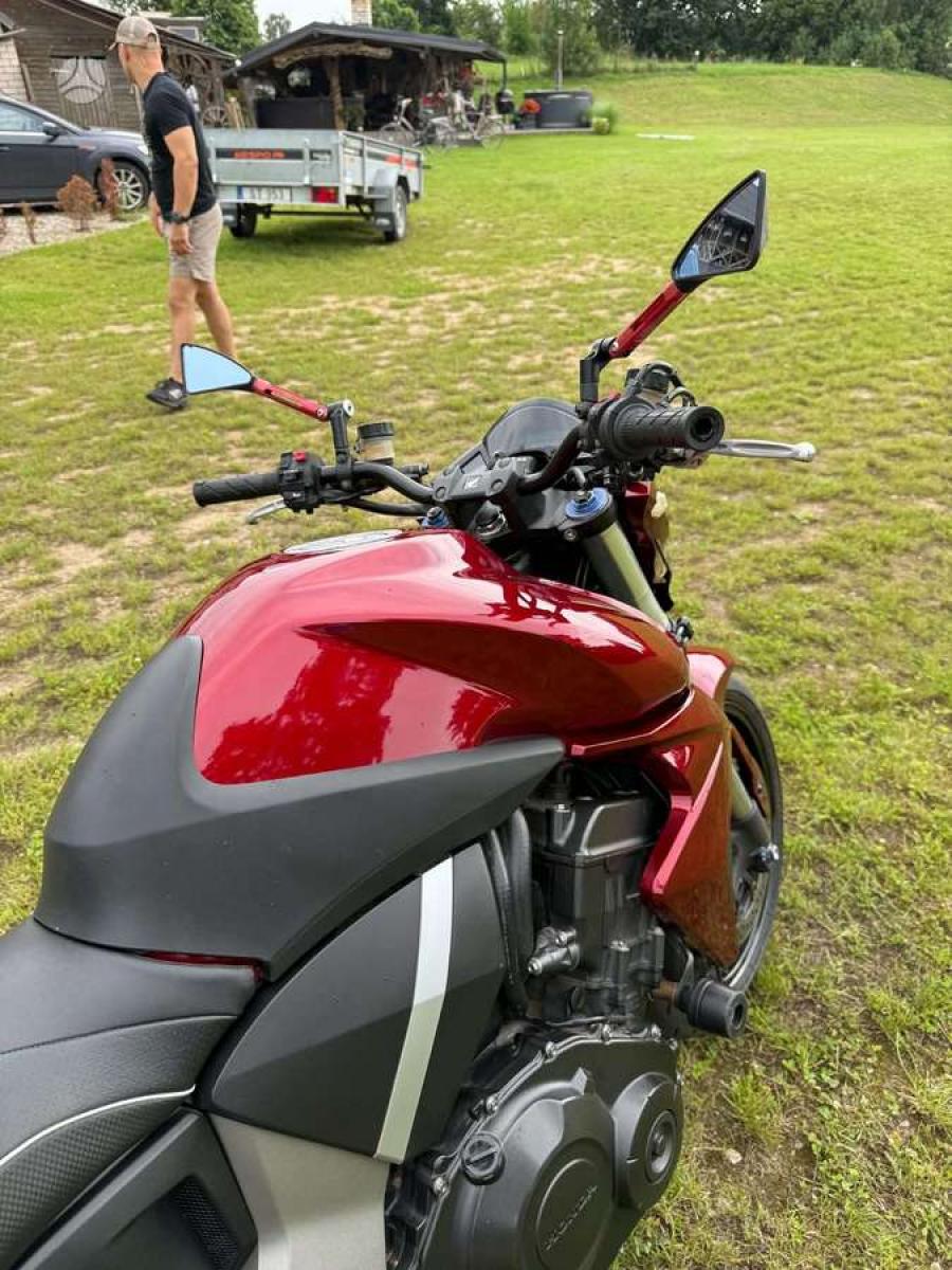 Honda CB 2011 in Lazdijai, with an engine capacity of 1.00 L and mileage of 26 thousand km for 4600 €, photo 8 on AUTOMOTO.COM.LV