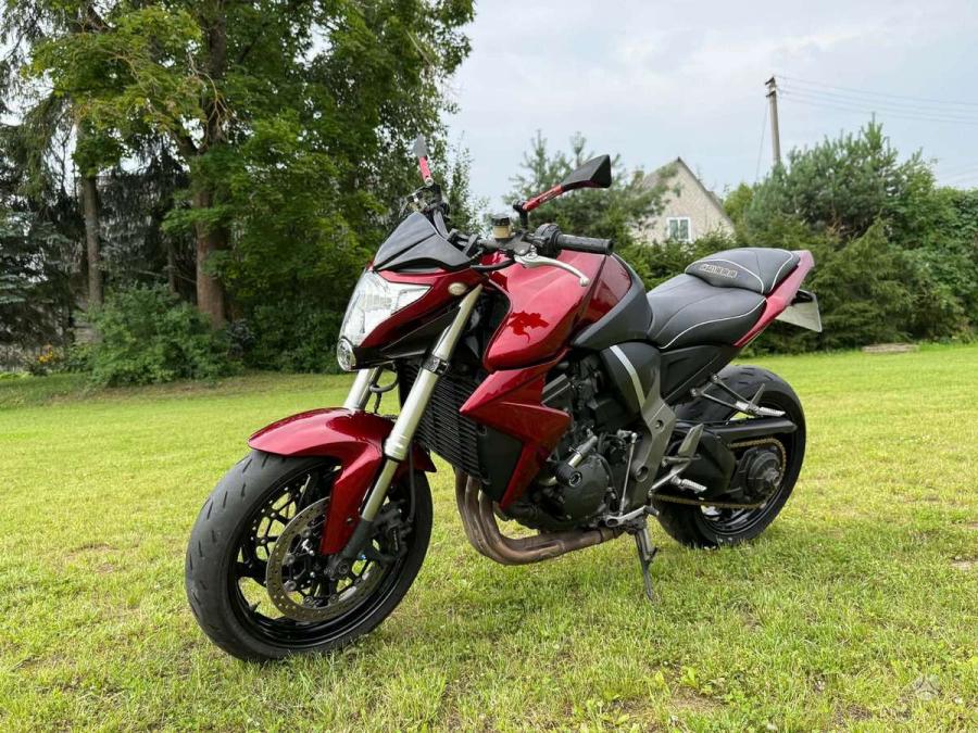 Honda CB 2011 in Lazdijai, with an engine capacity of 1.00 L and mileage of 26 thousand km for 4600 €, photo 9 on AUTOMOTO.COM.LV