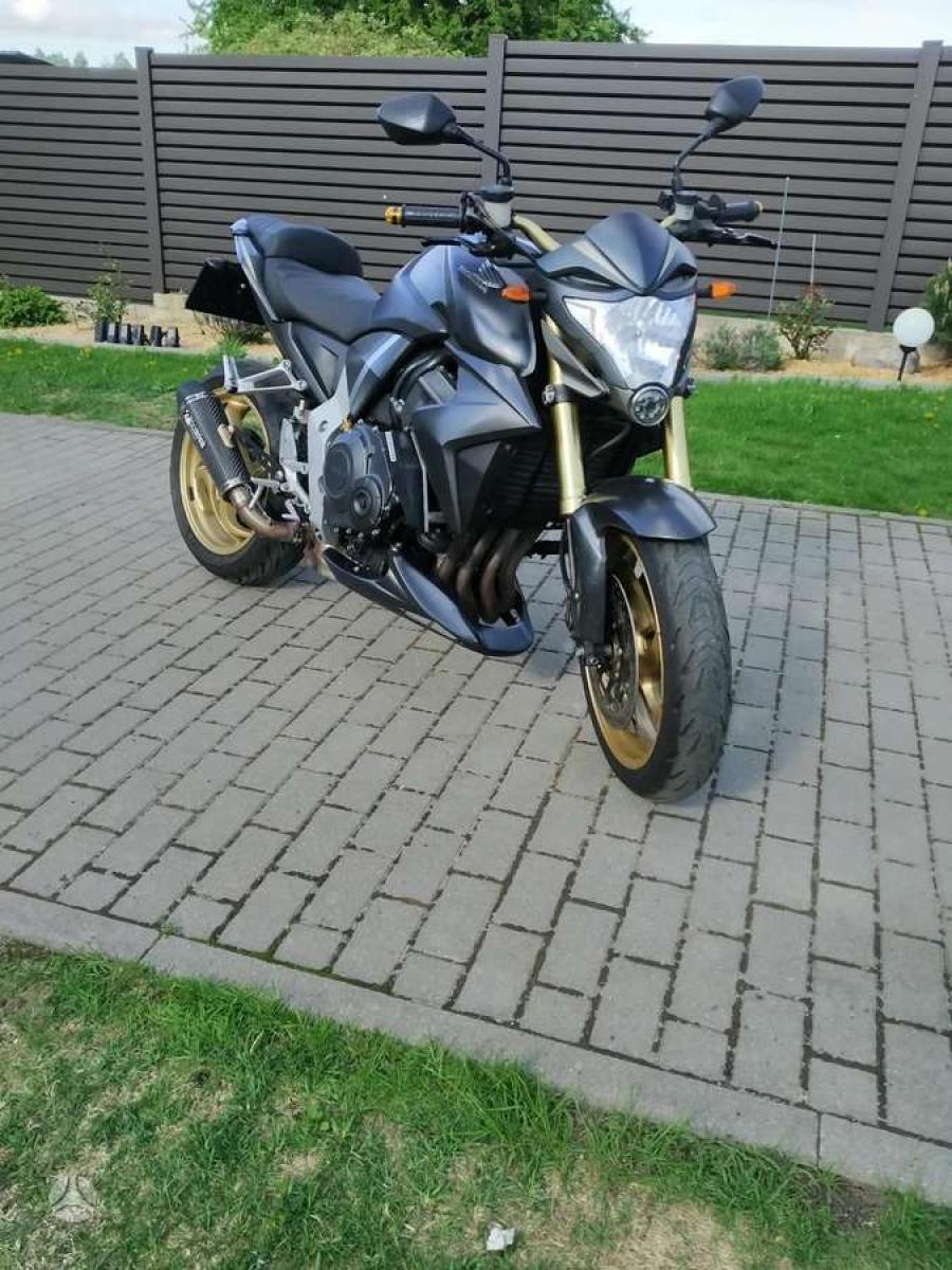 Honda CB 2012 in Vilnius, with an engine capacity of 1.00 L and mileage of 26 thousand km for 4400 €, photo 8 on AUTOMOTO.COM.LV