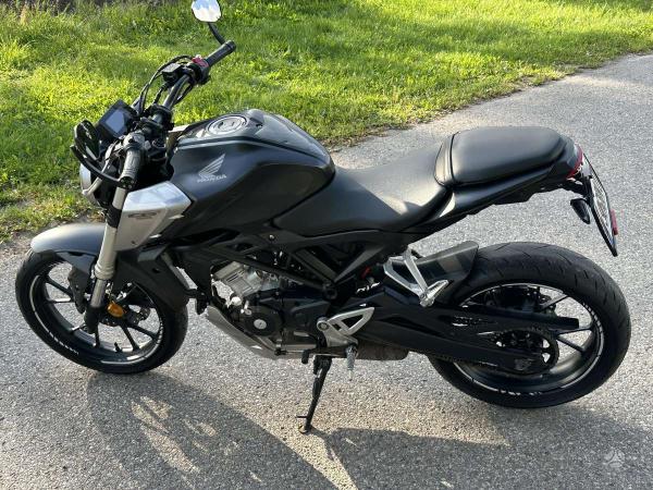 Honda CB 2018 in Vilnius, with an engine capacity of 0.13 L and mileage of 29 thousand km for 2850 €, photo 6 on AUTOMOTO.COM.LV