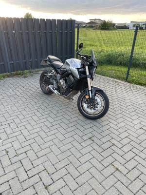 Honda CB 2019 in Kaunas, with an engine capacity of 0.65 L and mileage of 15 thousand km for 5600 €, photo 4 on AUTOMOTO.COM.LV