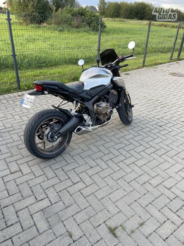 Хонда CB 2019 в Каунас, объемом двигателя 0.65 л и пробегом 15 тыс. км за 5600 €, фото 5 на AUTOMOTO.COM.LV