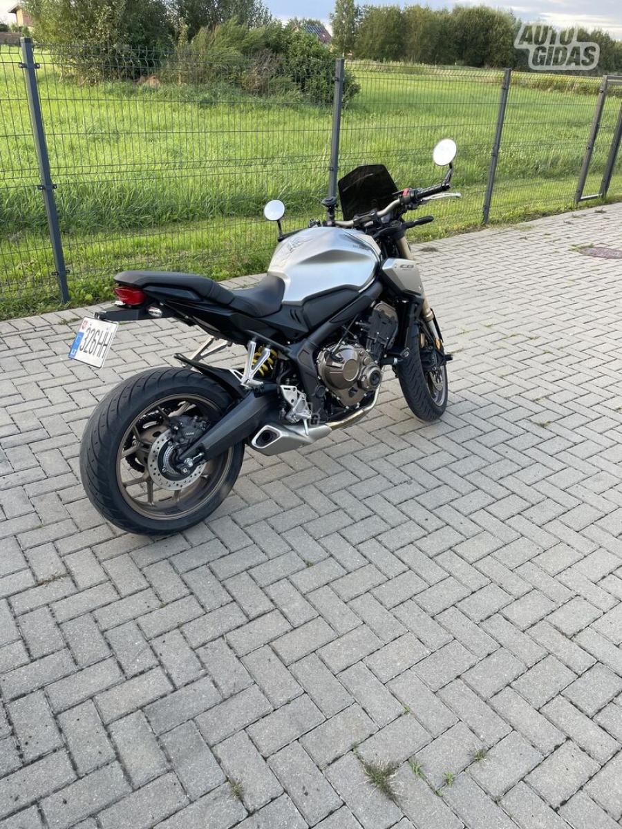Honda CB 2019 in Kaunas, with an engine capacity of 0.65 L and mileage of 15 thousand km for 5600 €, photo 5 on AUTOMOTO.COM.LV