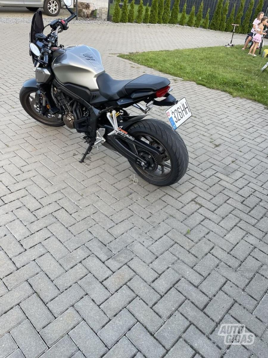 Honda CB 2019 in Kaunas, with an engine capacity of 0.65 L and mileage of 15 thousand km for 5600 €, photo 6 on AUTOMOTO.COM.LV