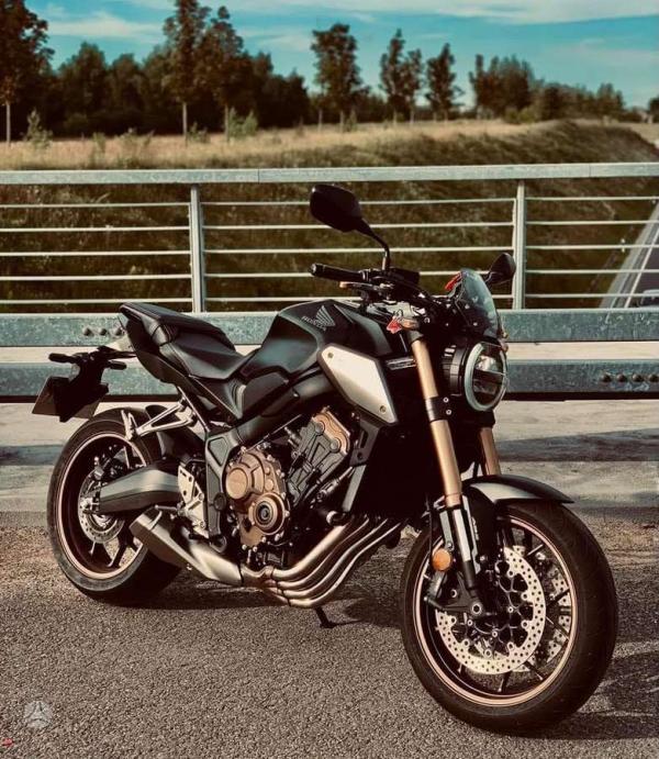 Honda CB 2022 in Vilnius, with an engine capacity of 0.65 L and mileage of 10 thousand km for 6000 €, photo 1 on AUTOMOTO.COM.LV