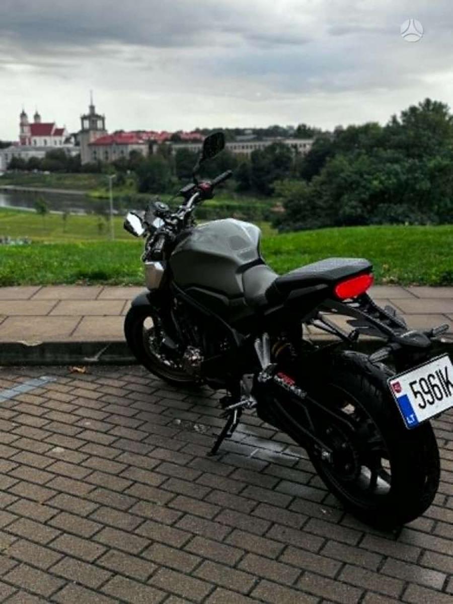 Honda CB 2022 Viļņa, ar dzinēja tilpumu 0.65 L un nobraukumu 10 tūkst. km par 6000 €, foto 4 vietnē AUTOMOTO.COM.LV