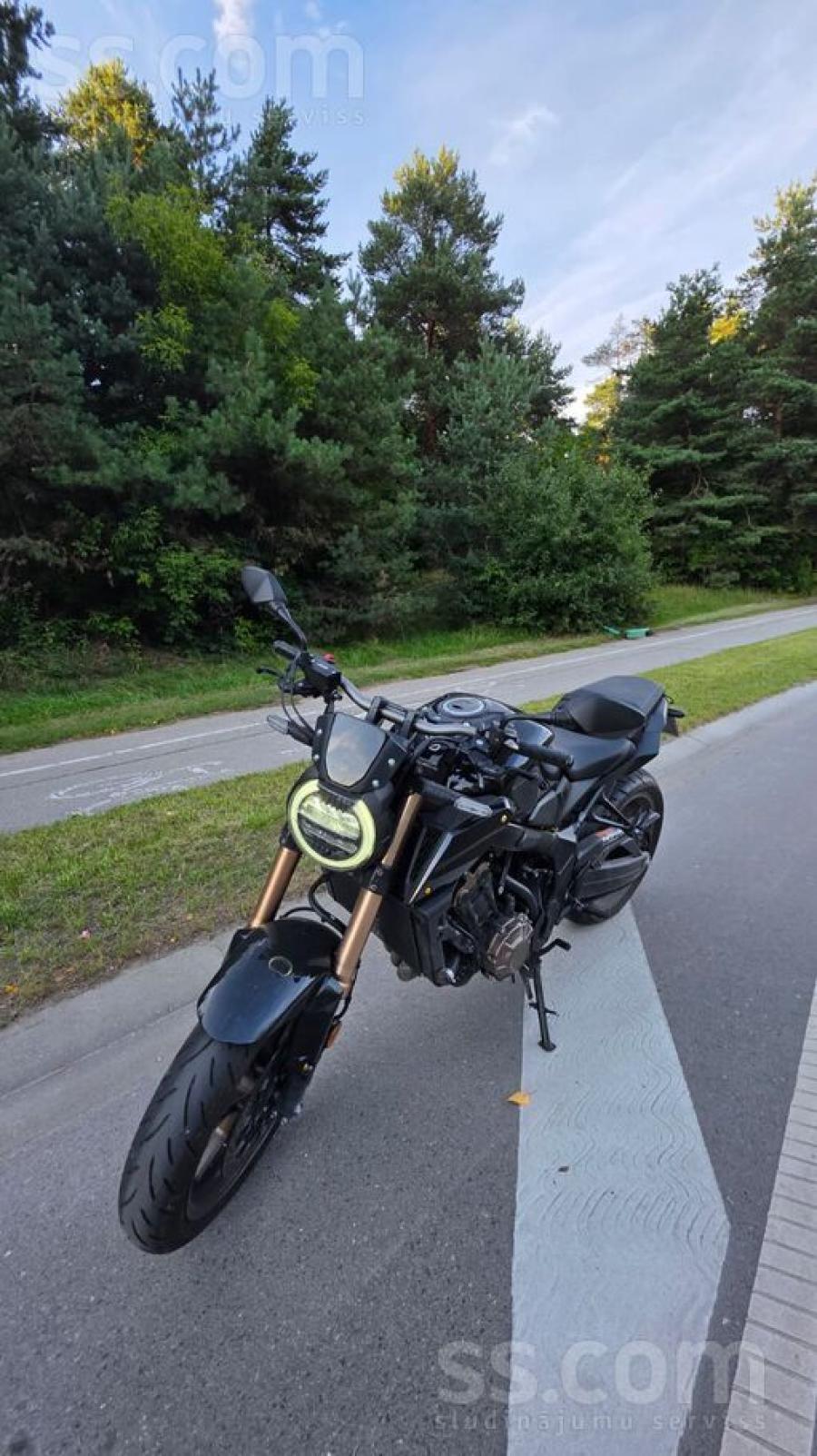 Honda CB 2022 in Riga, with an engine capacity of 0.65 L and mileage of 0 thousand km for 4500 €, photo 4 on AUTOMOTO.COM.LV