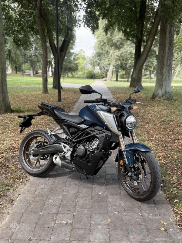 Honda CB 2023 in Vilkaviskis, with an engine capacity of 0.13 L and mileage of 8 thousand km for 3650 €, photo 1 on AUTOMOTO.COM.LV