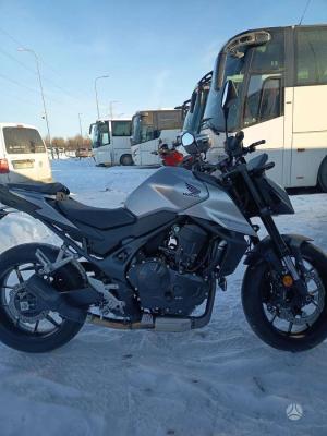 Honda CB 2025 Kauņa, ar dzinēja tilpumu 0.75 L un nobraukumu 4 tūkst. km par 4899 €, foto  vietnē AUTOMOTO.COM.LV