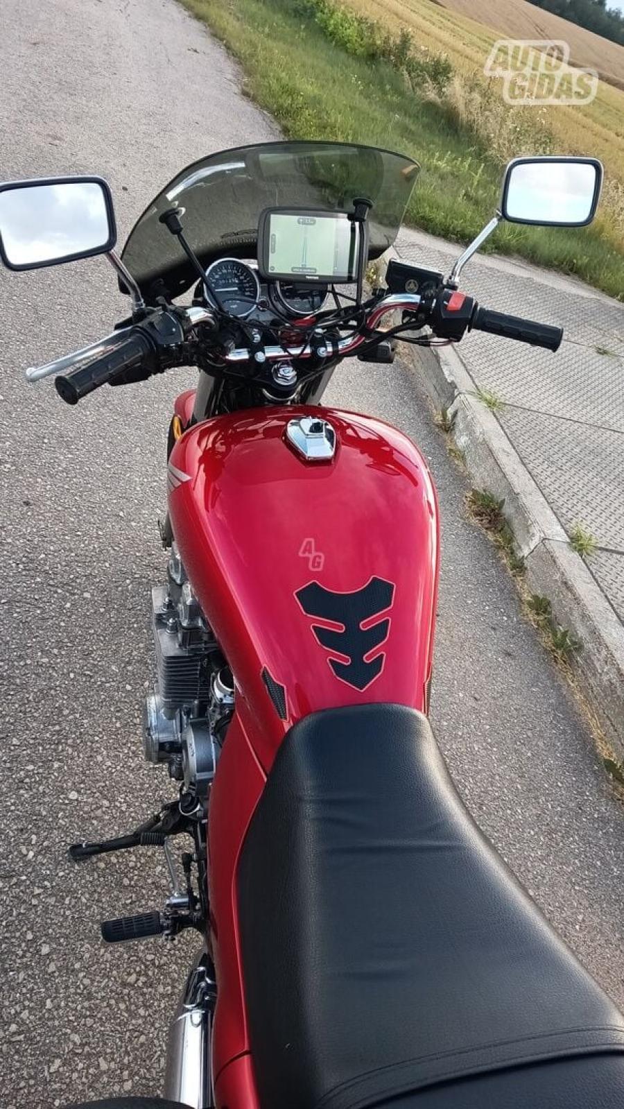 Red Honda CB 1991 in Ariogala, with an engine capacity of 0.75 L and mileage of 30 thousand km for 2500 €, photo 13 on AUTOMOTO.COM.LV