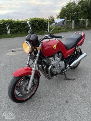 Sarkans Honda CB 1994 Viļņa, ar dzinēja tilpumu 0.75 L un nobraukumu 0 tūkst. km par 1500 €, foto  vietnē AUTOMOTO.COM.LV