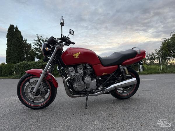 Red Honda CB 1994 in Vilnius, with an engine capacity of 0.75 L and mileage of 0 thousand km for 1500 €, photo 4 on AUTOMOTO.COM.LV