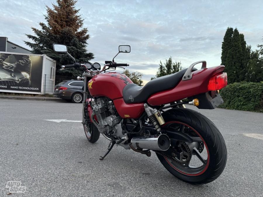 Sarkans Honda CB 1994 Viļņa, ar dzinēja tilpumu 0.75 L un nobraukumu 0 tūkst. km par 1500 €, foto 6 vietnē AUTOMOTO.COM.LV