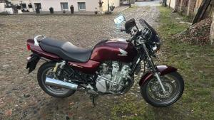 Sarkans Honda CB 1995 Klaipėda, ar dzinēja tilpumu 0.75 L un nobraukumu 22 tūkst. km par 2500 €, foto  vietnē AUTOMOTO.COM.LV