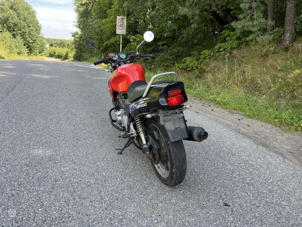 Red Honda CB 1995 in Kaunas, with an engine capacity of 0.50 L and mileage of 0 thousand km for 830 €, photo 7 on AUTOMOTO.COM.LV
