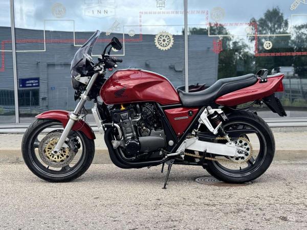 Red Honda CB 1995 in Vilnius, with an engine capacity of 1.00 L and mileage of 45 thousand km for 1699 €, photo 6 on AUTOMOTO.COM.LV