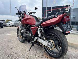 Red Honda CB 1995 in Vilnius, with an engine capacity of 1.00 L and mileage of 45 thousand km for 1699 €, photo 7 on AUTOMOTO.COM.LV