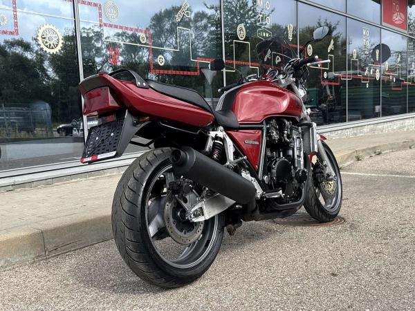Red Honda CB 1995 in Vilnius, with an engine capacity of 1.00 L and mileage of 45 thousand km for 1699 €, photo 10 on AUTOMOTO.COM.LV