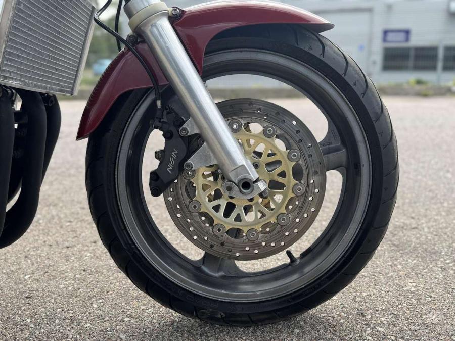 Red Honda CB 1995 in Vilnius, with an engine capacity of 1.00 L and mileage of 45 thousand km for 1699 €, photo 15 on AUTOMOTO.COM.LV