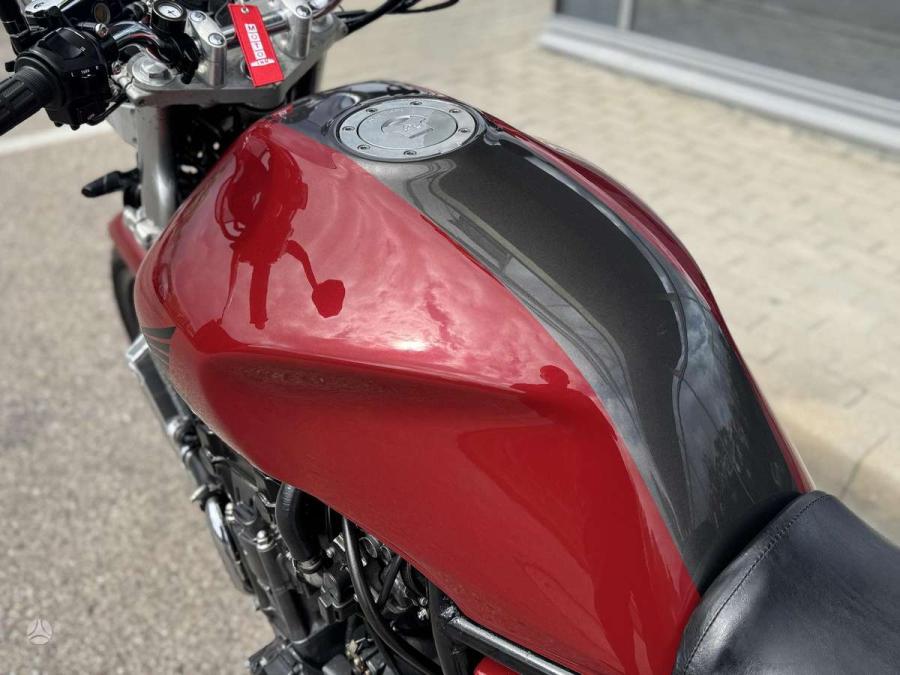 Red Honda CB 1995 in Vilnius, with an engine capacity of 1.00 L and mileage of 45 thousand km for 1699 €, photo 17 on AUTOMOTO.COM.LV