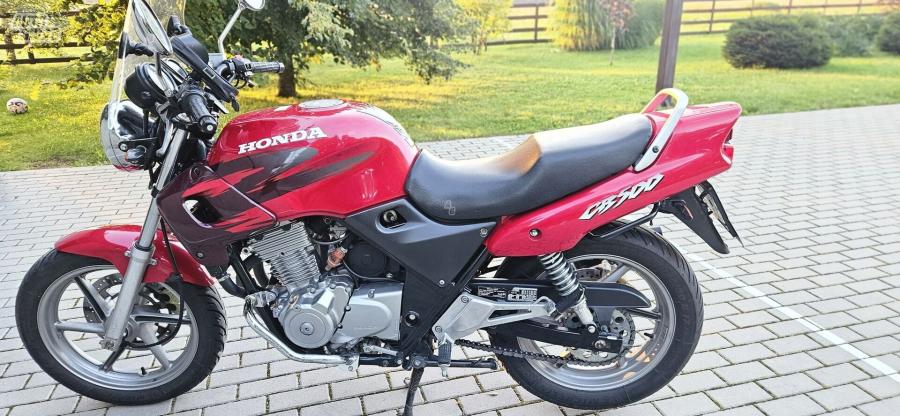 Red Honda CB 1998 in Kaunas, with an engine capacity of 0.50 L and mileage of 37 thousand km for 1800 €, photo 1 on AUTOMOTO.COM.LV