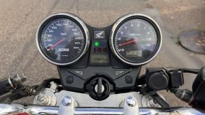 Красный Хонда CB 2003 в Каунас, объемом двигателя 1.30 л и пробегом 28 тыс. км за 3000 €, фото 3 на AUTOMOTO.COM.LV