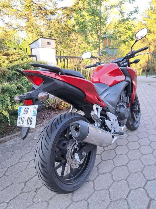 Red Honda CB 2013 in Pasvalys, with an engine capacity of 0.50 L and mileage of 17 thousand km for 2950 €, photo 7 on AUTOMOTO.COM.LV
