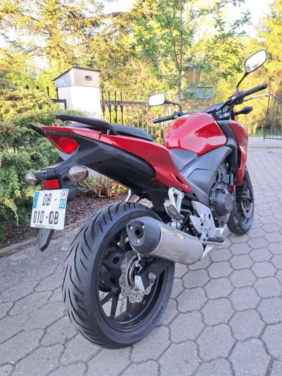 Red Honda CB 2013 in Pasvalys, with an engine capacity of 0.50 L and mileage of 17 thousand km for 2950 €, photo 7 on AUTOMOTO.COM.LV