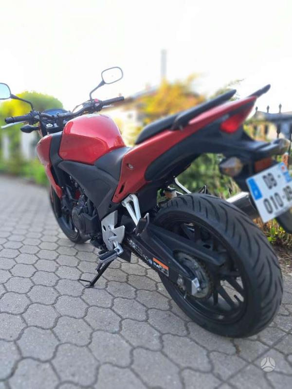 Red Honda CB 2013 in Pasvalys, with an engine capacity of 0.50 L and mileage of 17 thousand km for 2950 €, photo 9 on AUTOMOTO.COM.LV