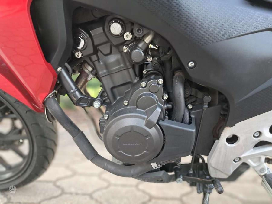 Red Honda CB 2013 in Pasvalys, with an engine capacity of 0.50 L and mileage of 17 thousand km for 2950 €, photo 11 on AUTOMOTO.COM.LV