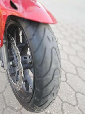 Red Honda CB 2013 in Pasvalys, with an engine capacity of 0.50 L and mileage of 17 thousand km for 2950 €, photo 13 on AUTOMOTO.COM.LV