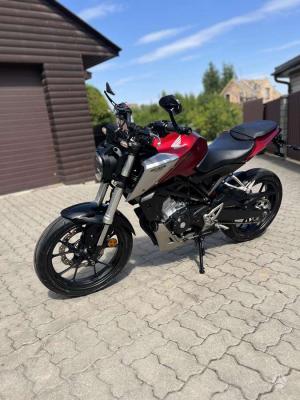 Red Honda CB 2019 in Prienai, with an engine capacity of 0.13 L and mileage of 15 thousand km for 3050 €, photo  on AUTOMOTO.COM.LV