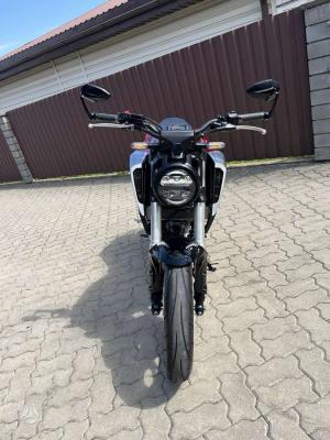 Red Honda CB 2019 in Prienai, with an engine capacity of 0.13 L and mileage of 15 thousand km for 3050 €, photo 4 on AUTOMOTO.COM.LV