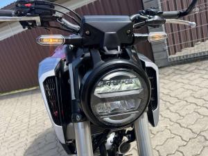 Red Honda CB 2019 in Prienai, with an engine capacity of 0.13 L and mileage of 15 thousand km for 3050 €, photo 15 on AUTOMOTO.COM.LV