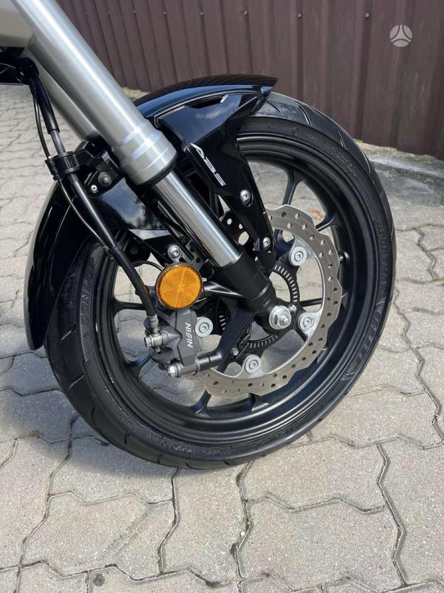 Red Honda CB 2019 in Prienai, with an engine capacity of 0.13 L and mileage of 15 thousand km for 3050 €, photo 17 on AUTOMOTO.COM.LV