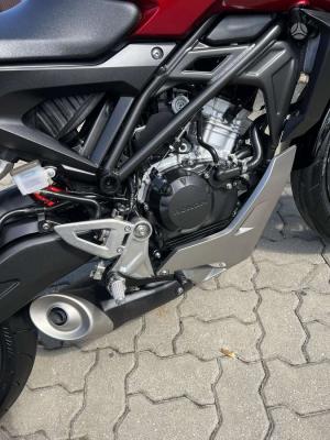 Red Honda CB 2019 in Prienai, with an engine capacity of 0.13 L and mileage of 15 thousand km for 3050 €, photo 20 on AUTOMOTO.COM.LV